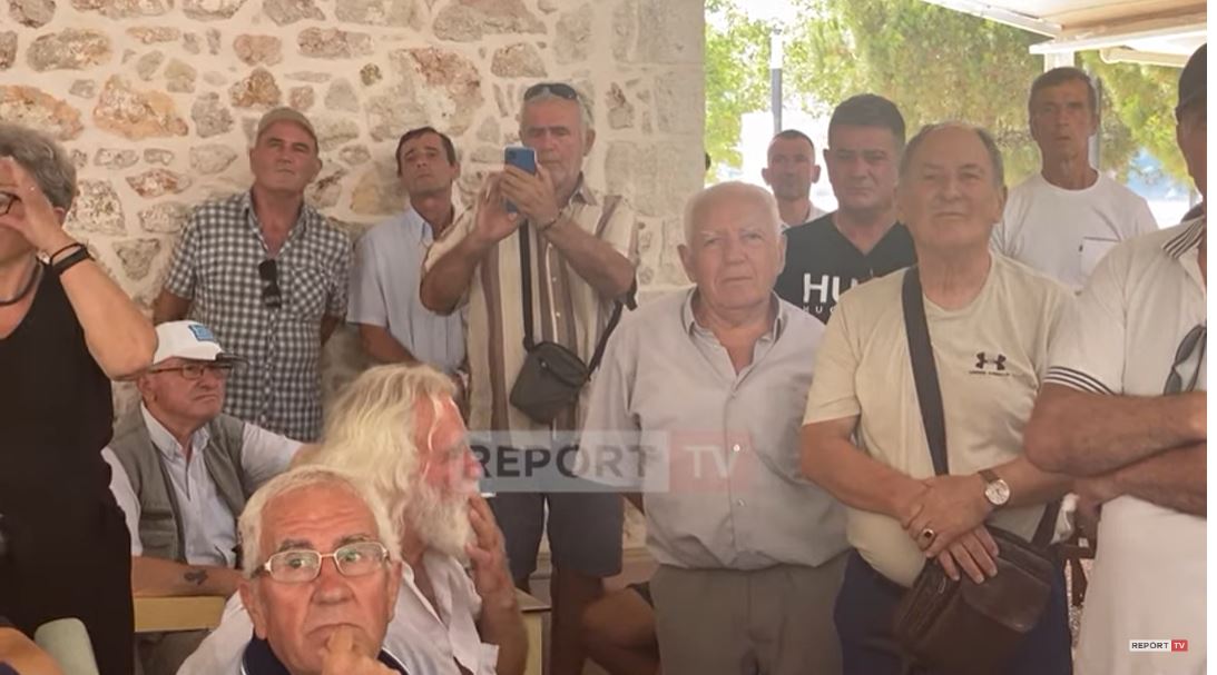 Ο Έλληνας ευρωβουλευτής Κεφαλογιάννης επισκέφθηκε τον Φρέντη Μπελέρη ...