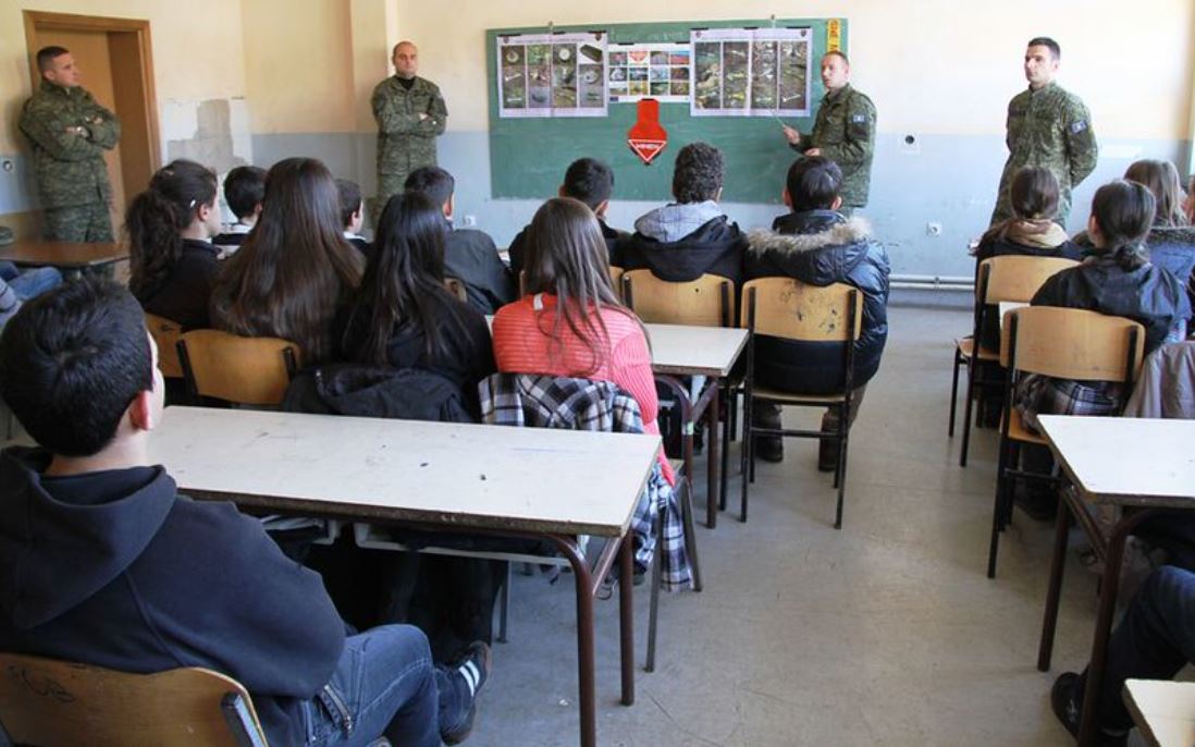 Κοσσυφοπέδιο: Άμυνα στα σχολεία και υποχρεωτική θητεία – ΒΑΛΚΑΝΙΚΟ ...