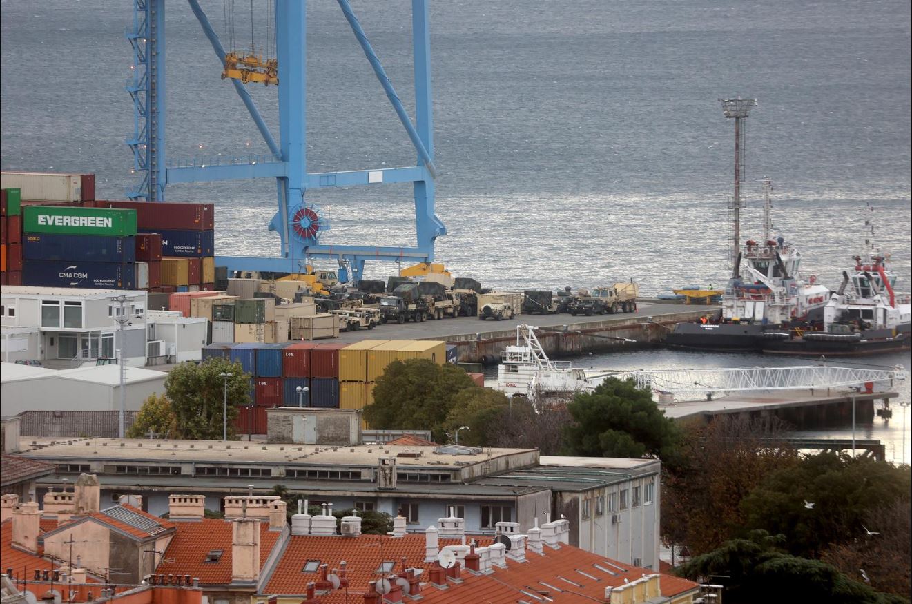 Λιμάνι Κροατίας: Εκφορτώθηκε αμερικανικός στρατιωτικός εξοπλισμός ...