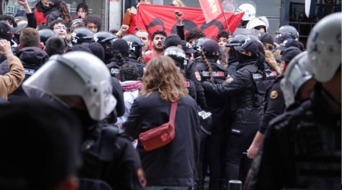 1η Μαΐου: Στην Κωνσταντινούπολη απαγορεύτηκαν οι συγκεντρώσεις ...